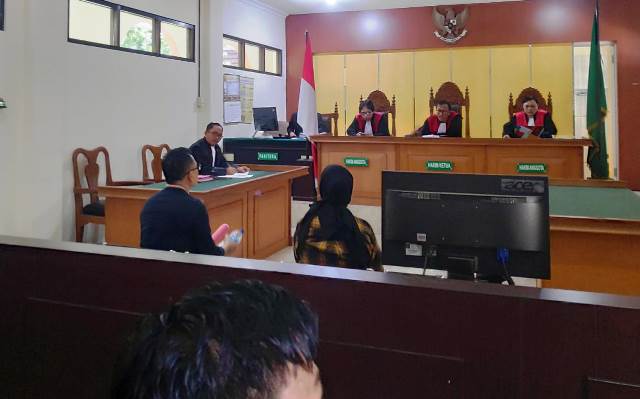 Mantan Rektor Untad Palu, Jalani Sidang Perdana Dugaan Pelanggaran UU ...